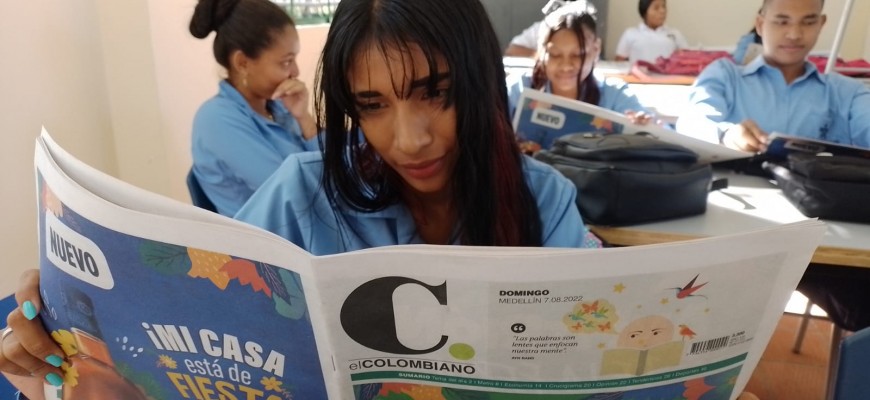 Ahora los estudiantes de La Pajuila leen El Colombiano | Prensa Escuela